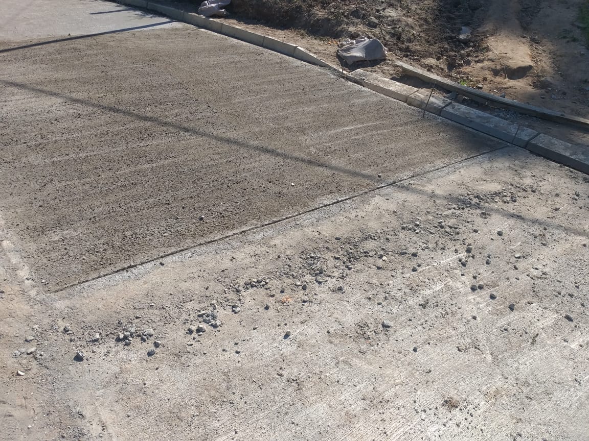 Vehicular Bridge and concrete access road – Makheleni Construction
